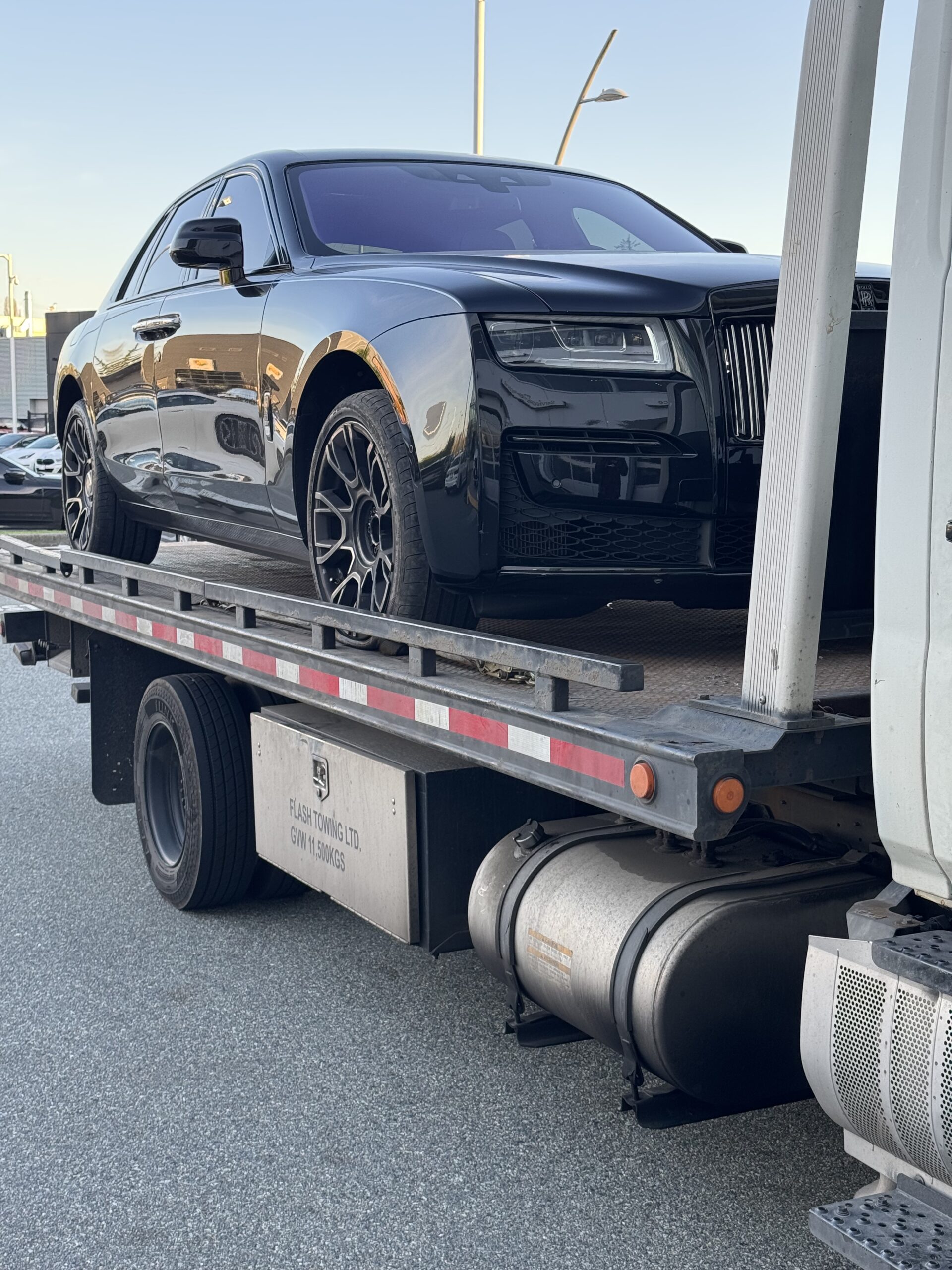 Towtruck: Affordable Towing for Quick Assistance flash towing